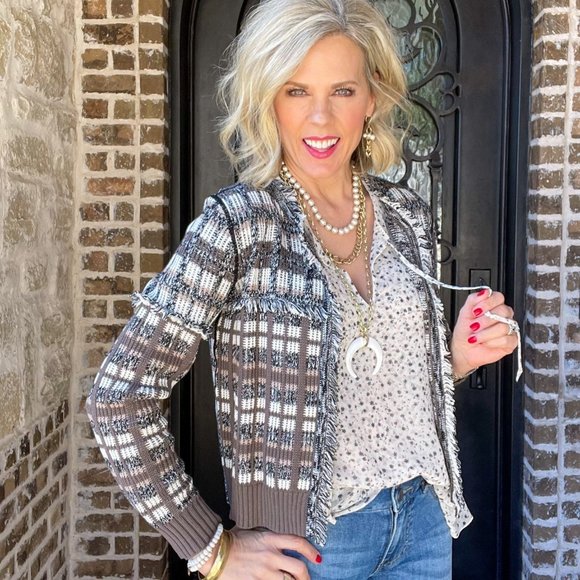 CAbi | Tops | Cabi 69 Wishful Top Spring 2022 Nwt | Poshmark